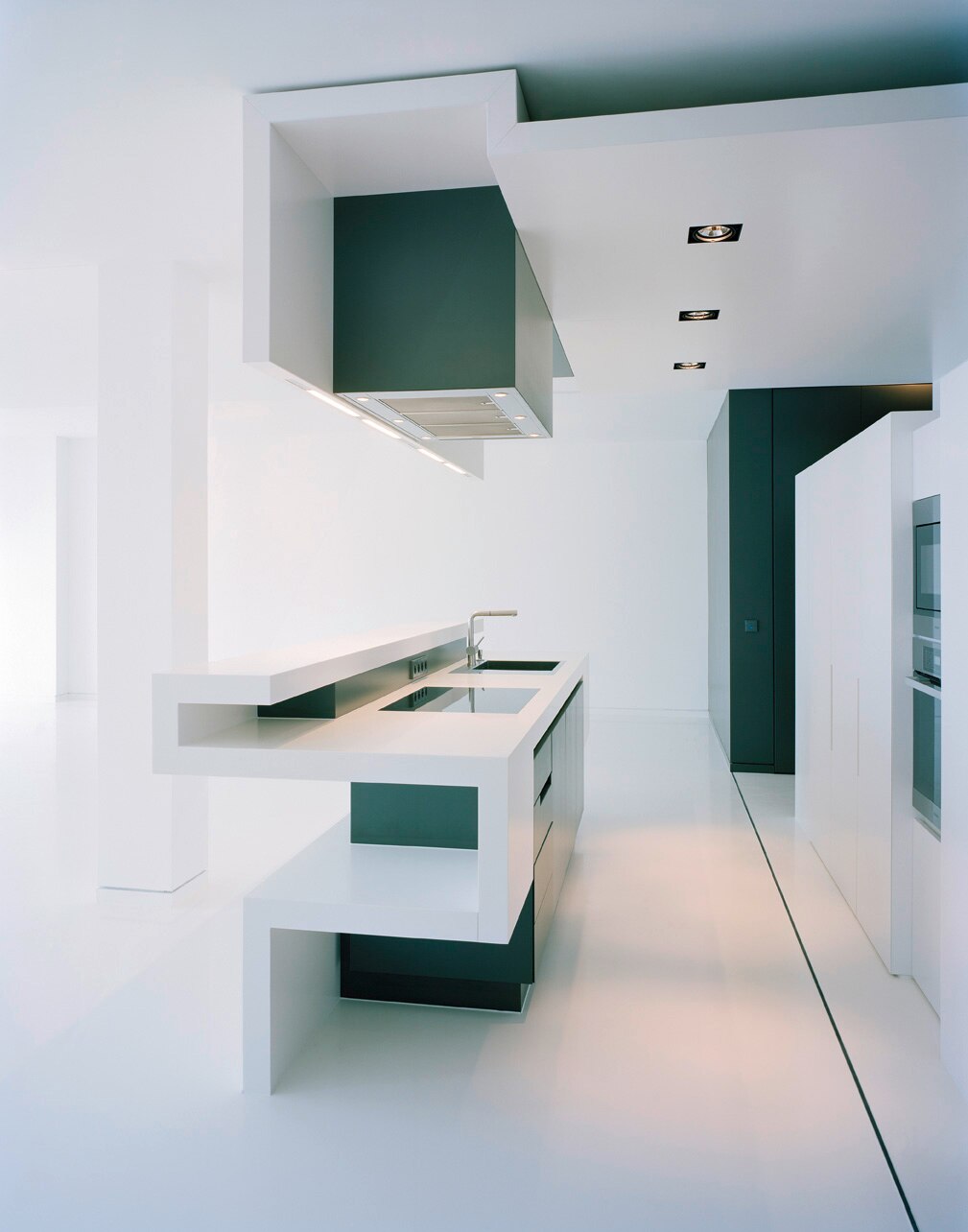 Corian® Solid Surface enhances bright spaces - Domus