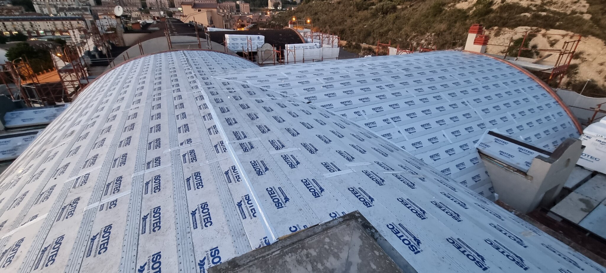 Isotec Linea for a renovated roof in Sicily - Domus