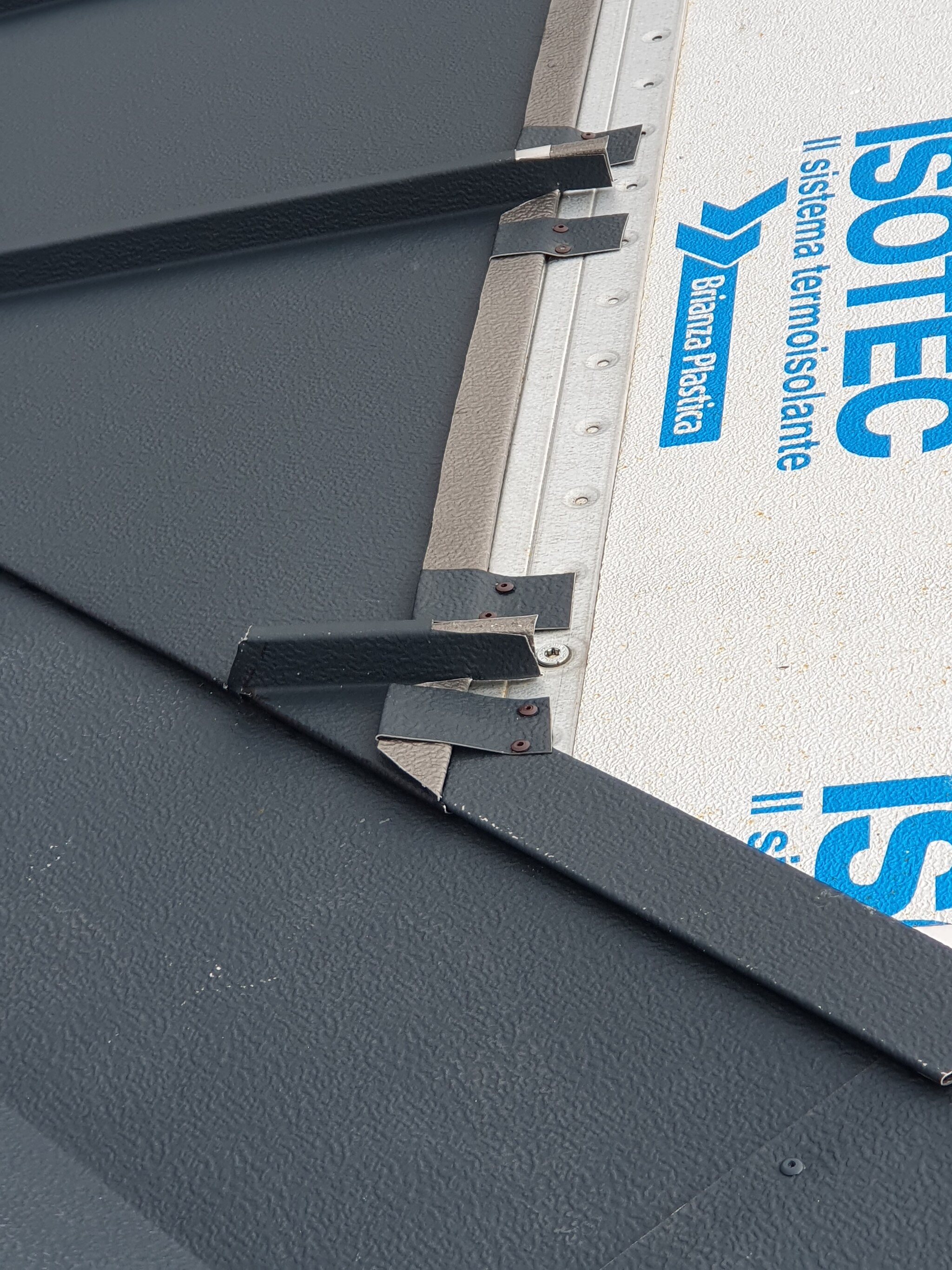 Isotec Linea for a renovated roof in Sicily - Domus