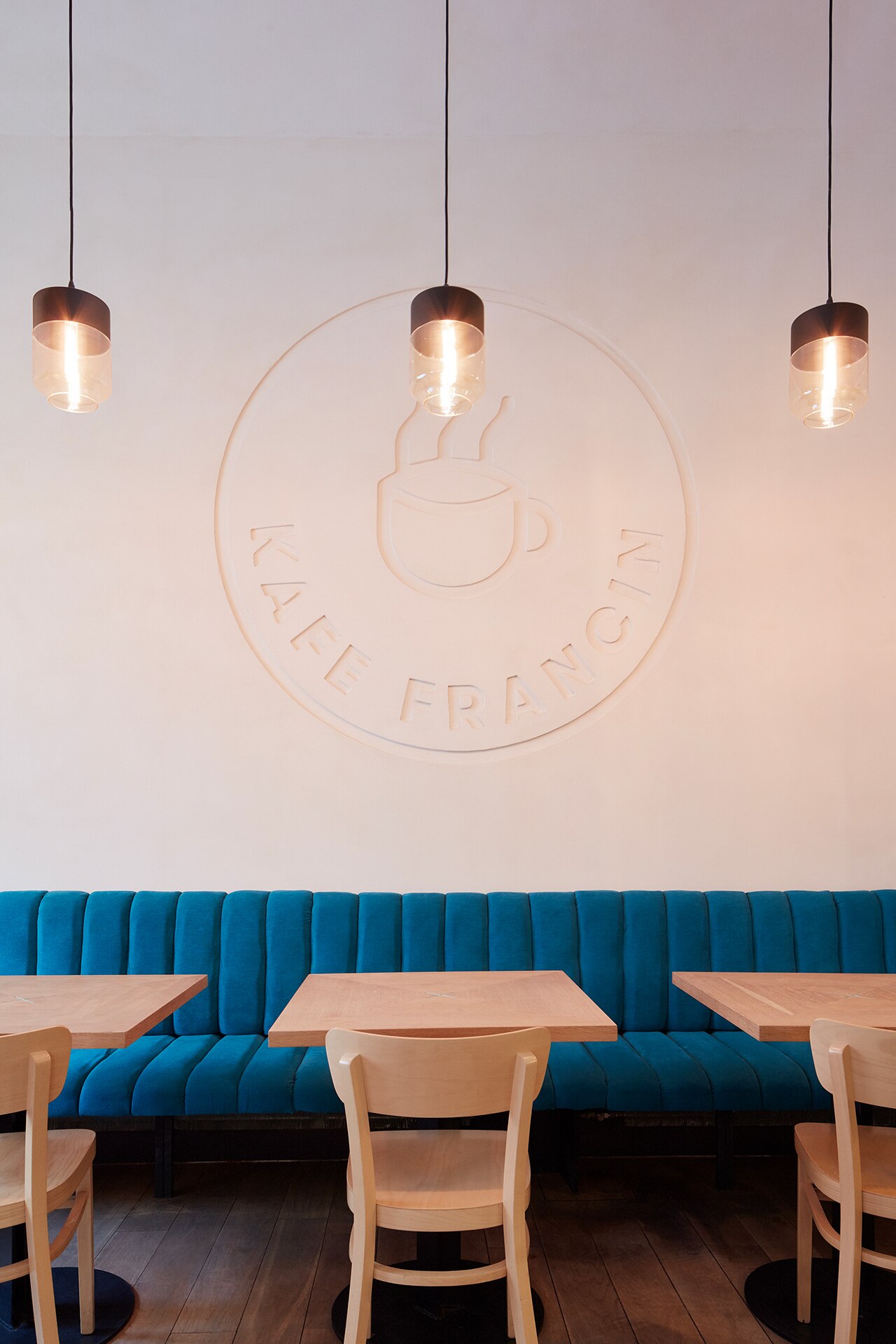 Prague. A roasting-hipster with neon lights - Domus