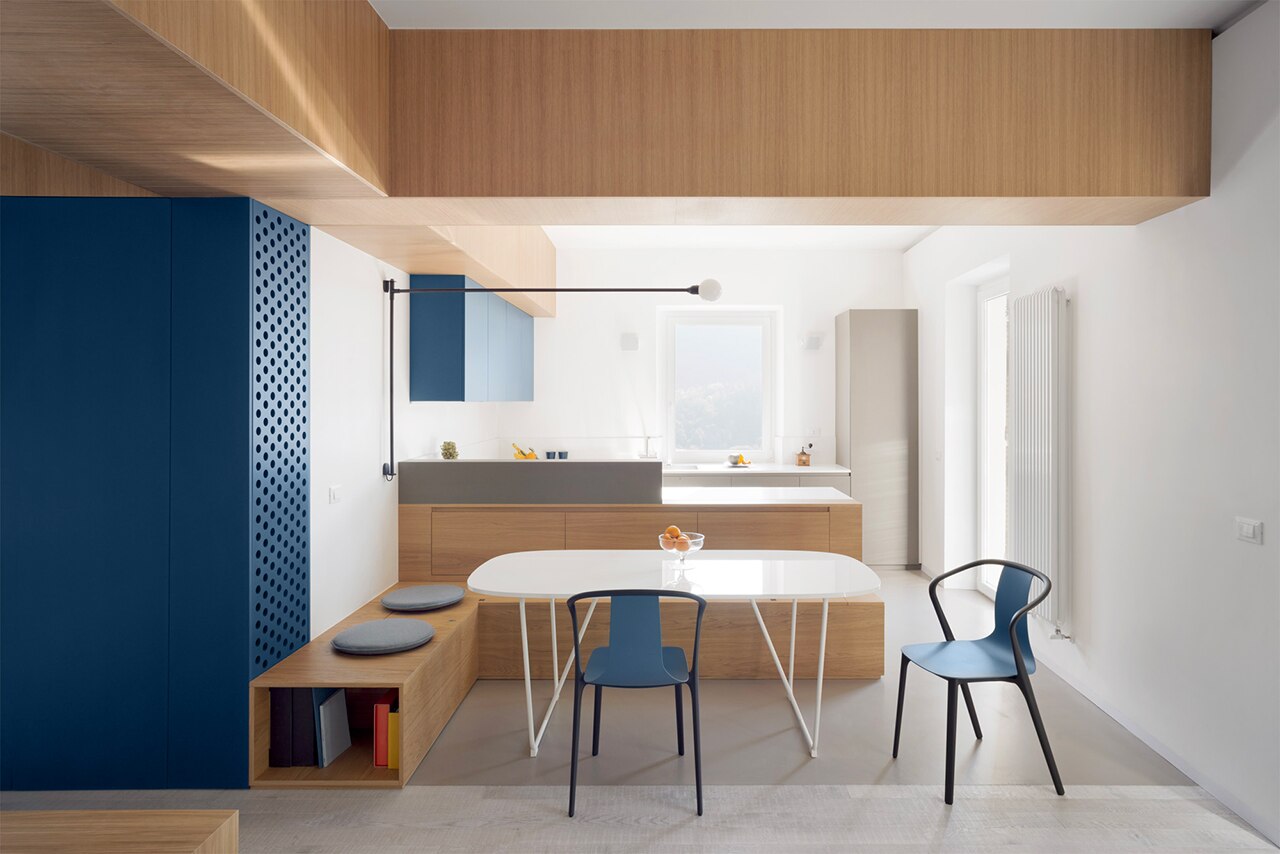 Genoa. Gosplan rearranges an apartment with a cross-shaped furniture ...