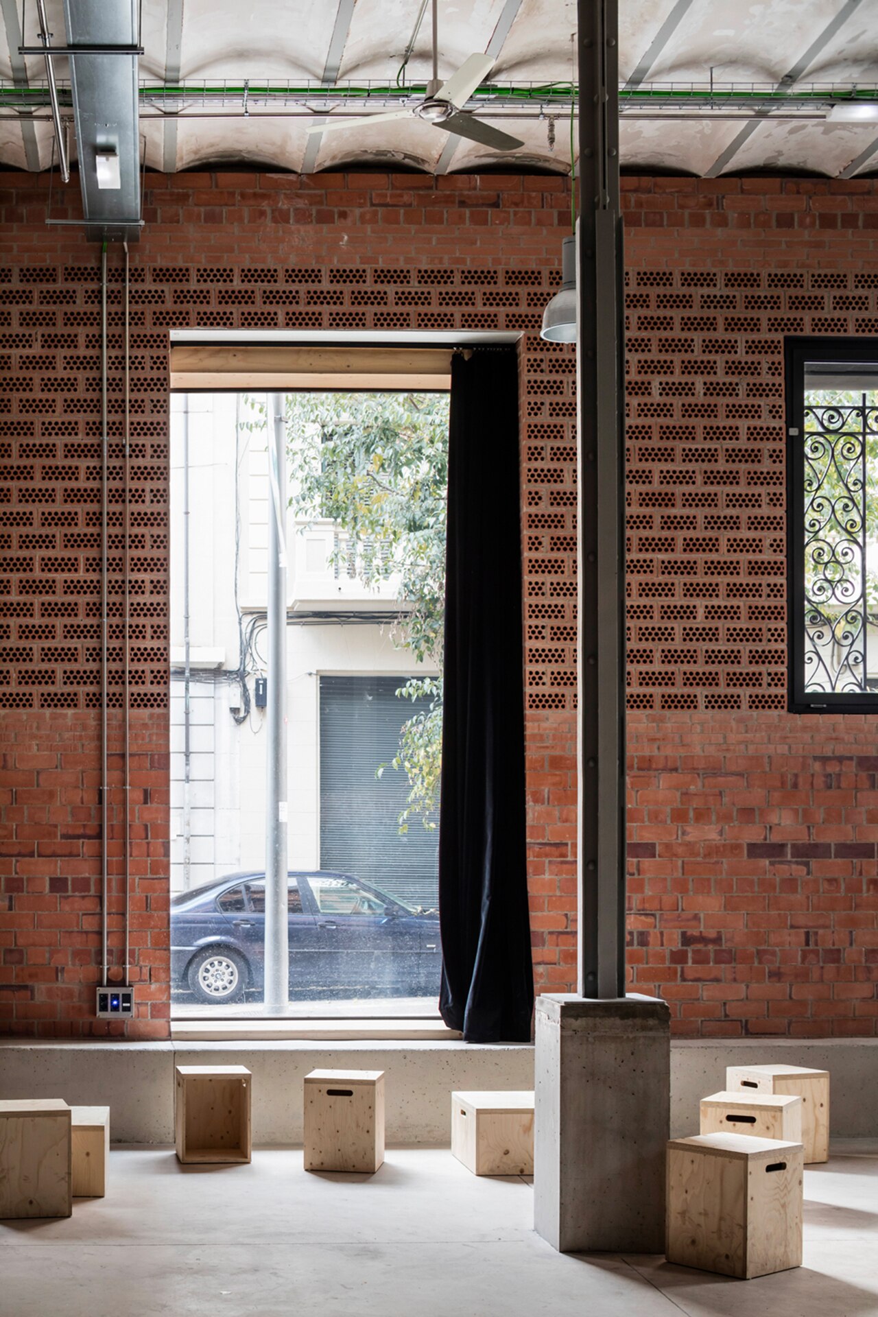 H Arquitectes enhances the historic value of an old working class ...