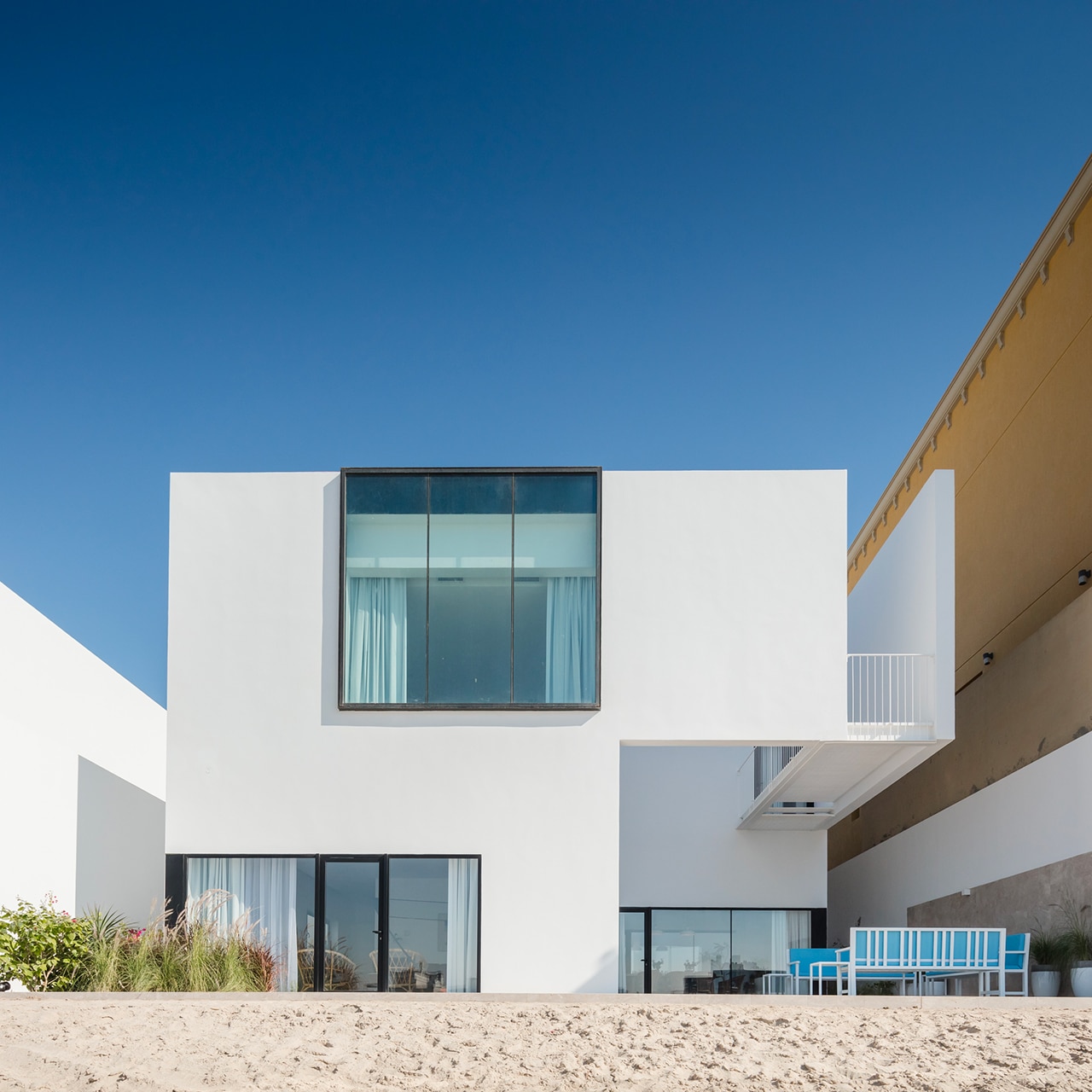 Kuwait. Five houses on the canal - Domus