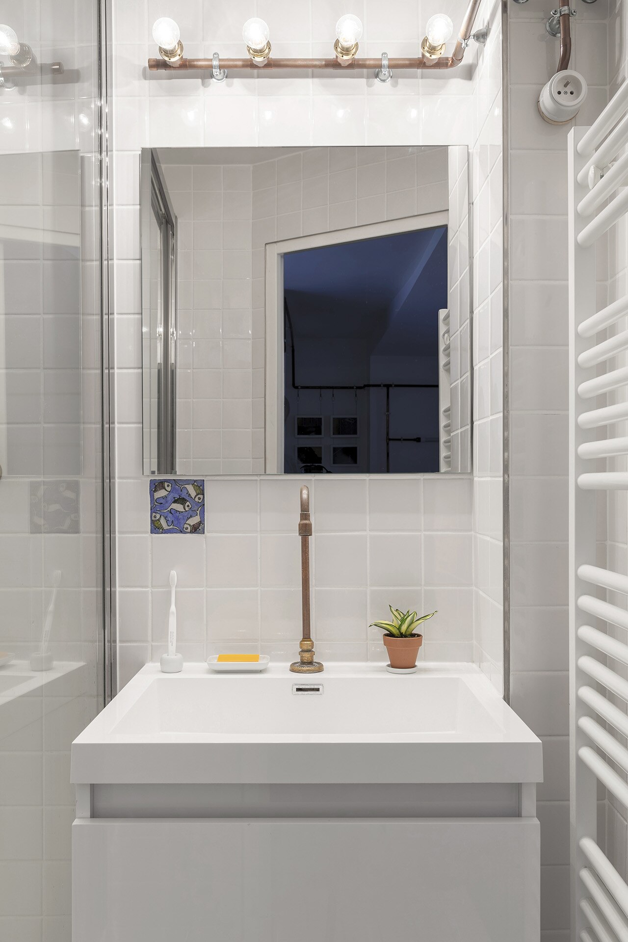 Paris. Atelier Ariel Claudet designs a studio on the banks of the river Seine