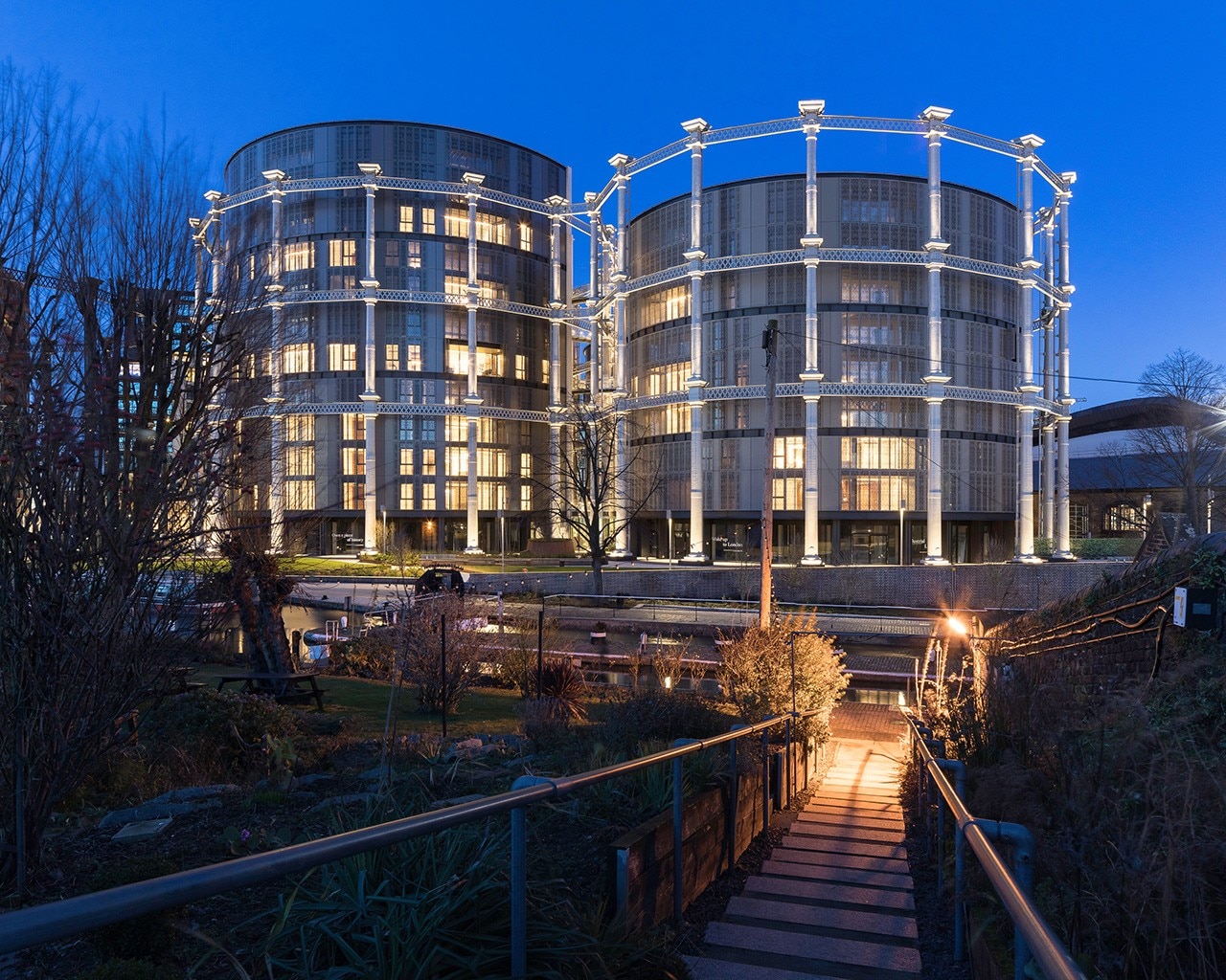 A triplet of Victorian gasholders refurbished by Wilkinson Eyre - Domus