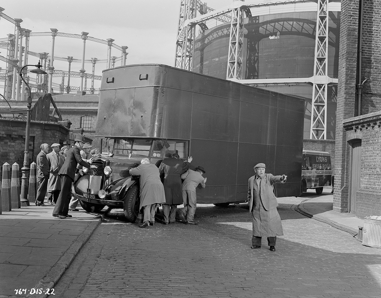 A triplet of Victorian gasholders refurbished by Wilkinson Eyre - Domus