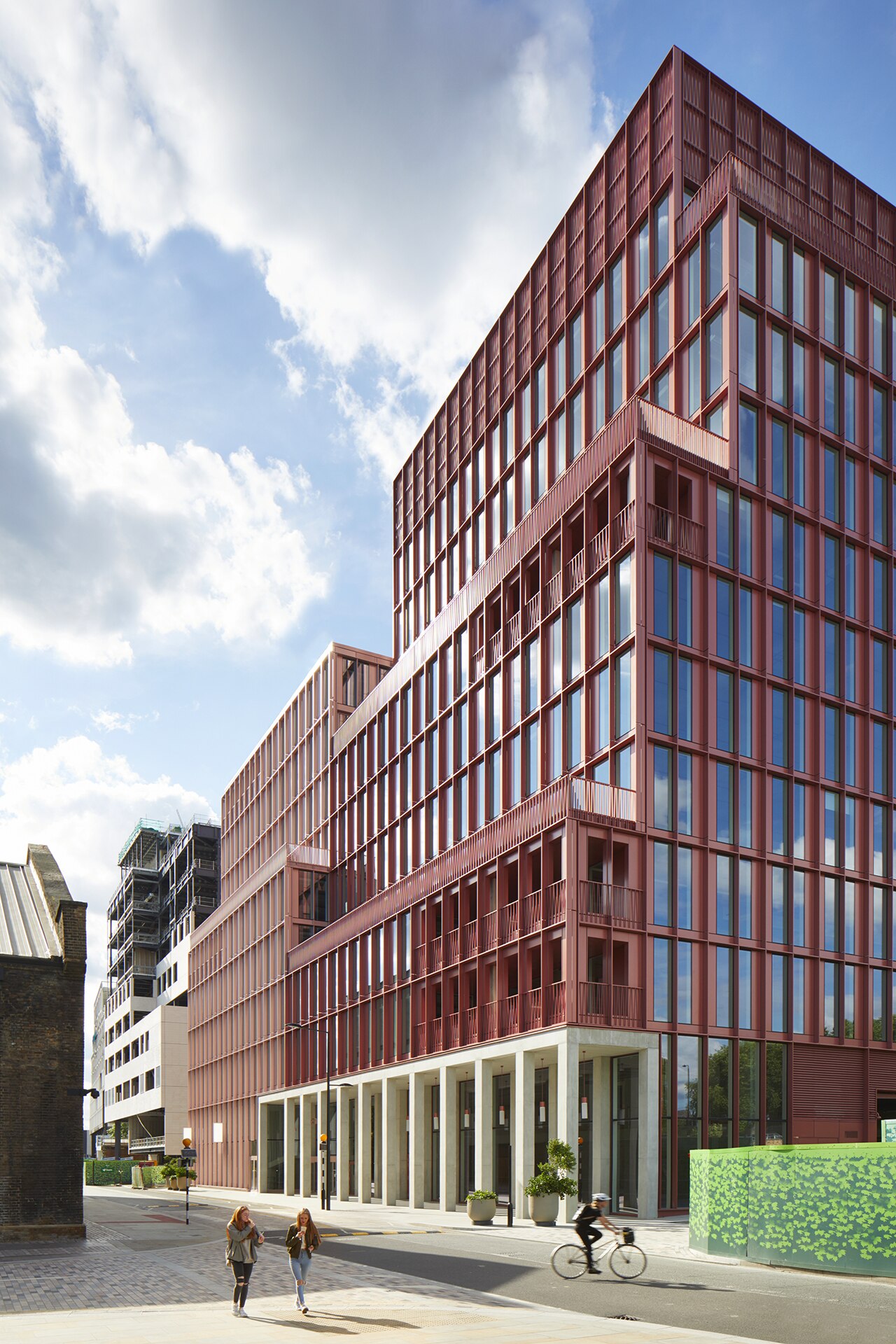 London. A “millennial pink” office building - Domus