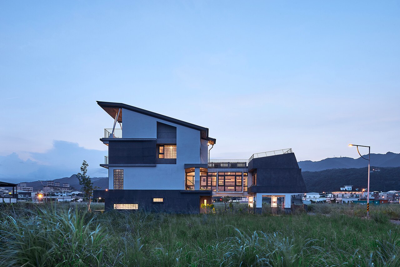 Taiwan. Social housing for tropical climates - Domus