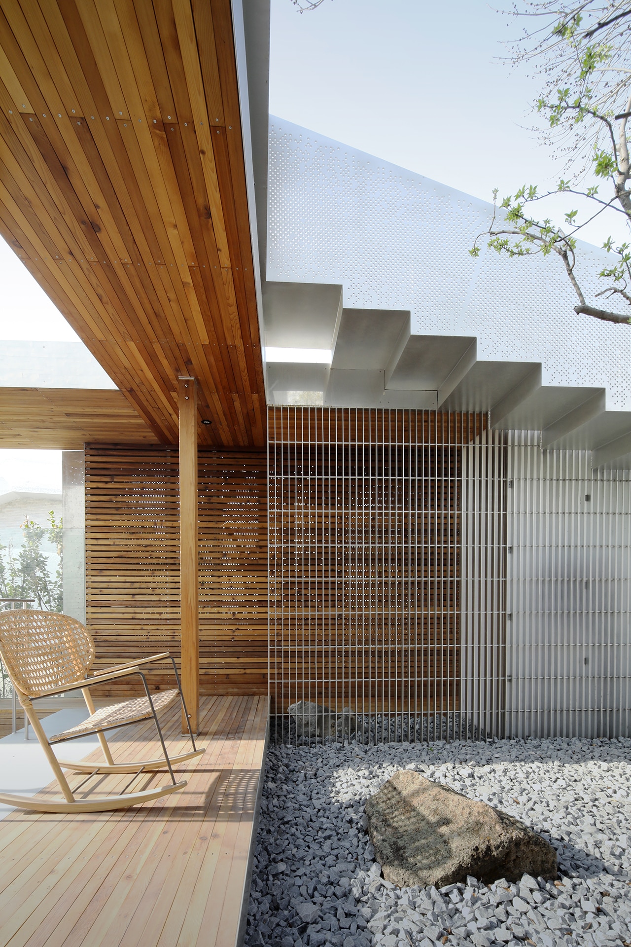 In the hearth of Beijing, TAOA designs a house which searches for a ...