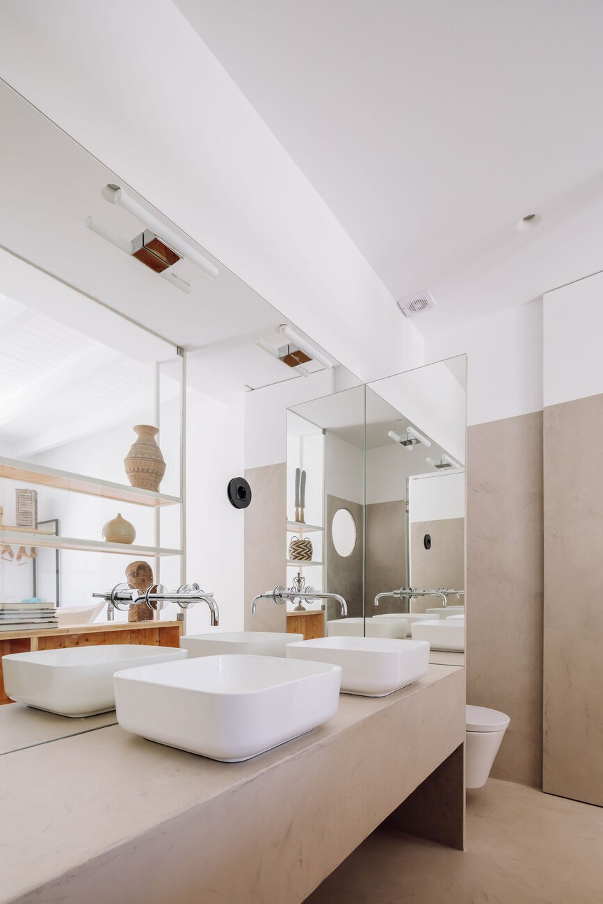 DC.AD renovates a single storey house hidden among the wild vegetation ...