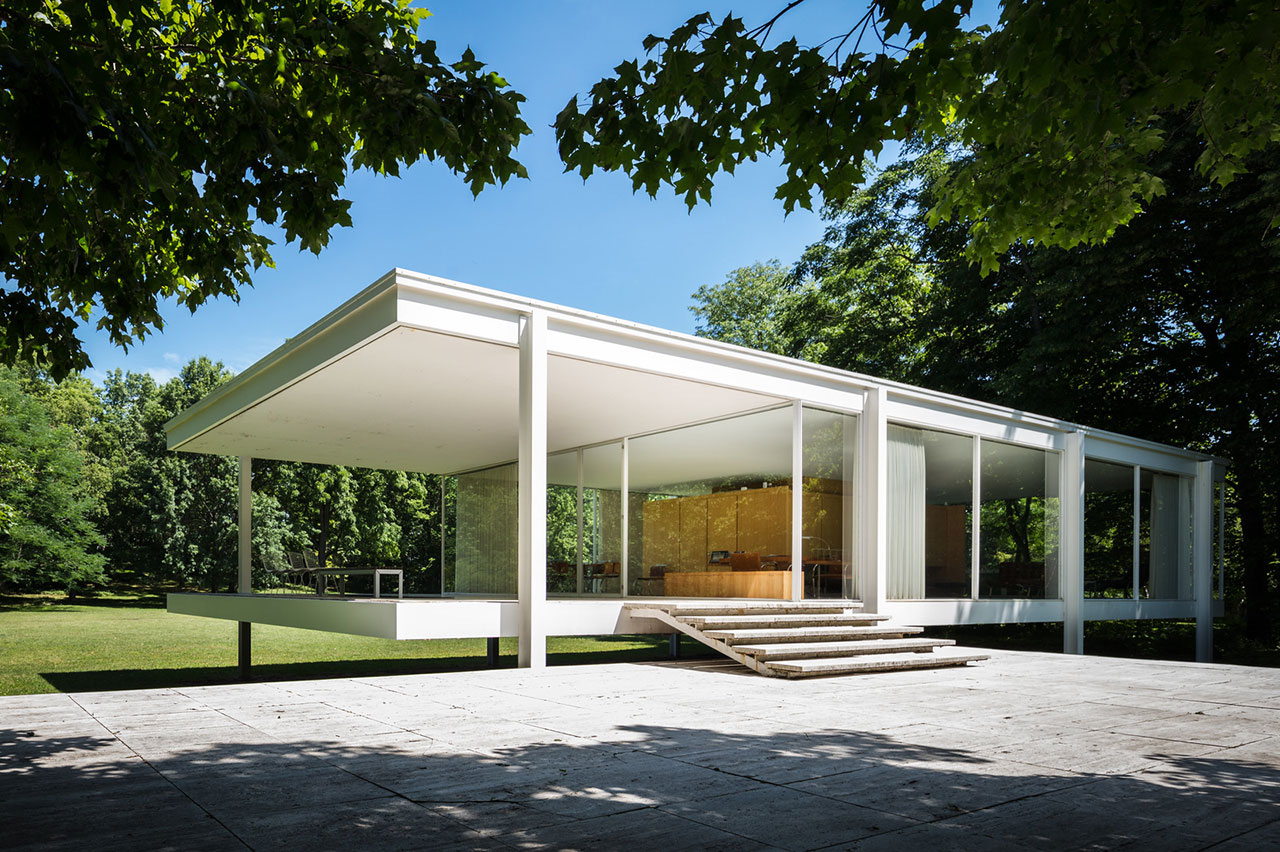 Farnsworth House designed by Mies van der Rohe for Edith Farnsworth - Domus