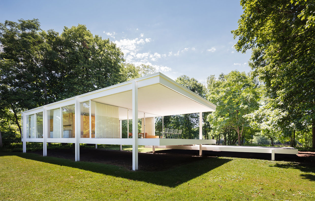 Farnsworth House designed by Mies van der Rohe for Edith Farnsworth - Domus