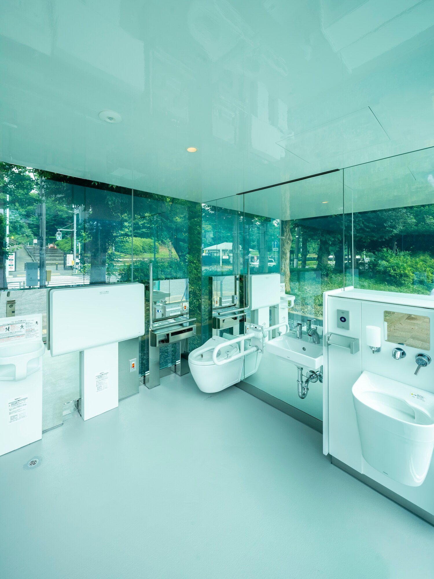 A tour of Tokyos’ public toilets featured in the latest Wenders’s ...