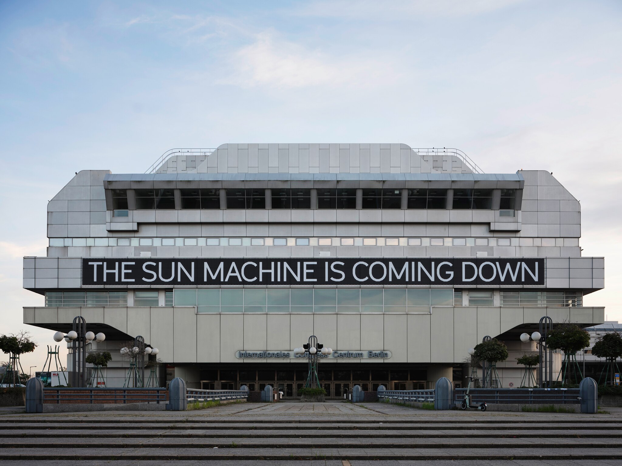 The fate of the ICC, the spaceship that seems just too much, even for ...