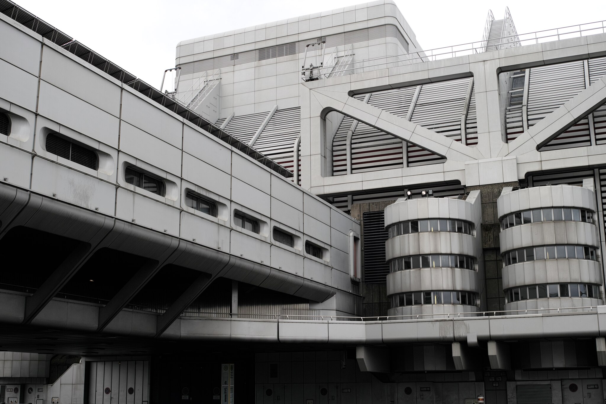 The fate of the ICC, the spaceship that seems just too much, even for ...