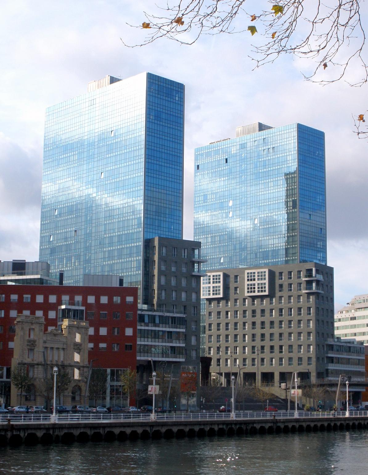 A collection of Domus guides to the cities - Domus