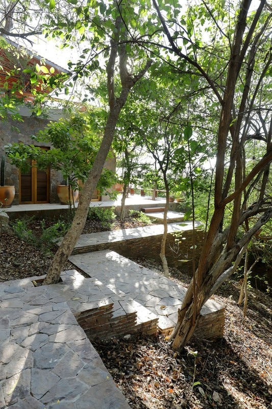 El Torón II by IUA Ignacio Urquiza Arquitectos in Oaxaca