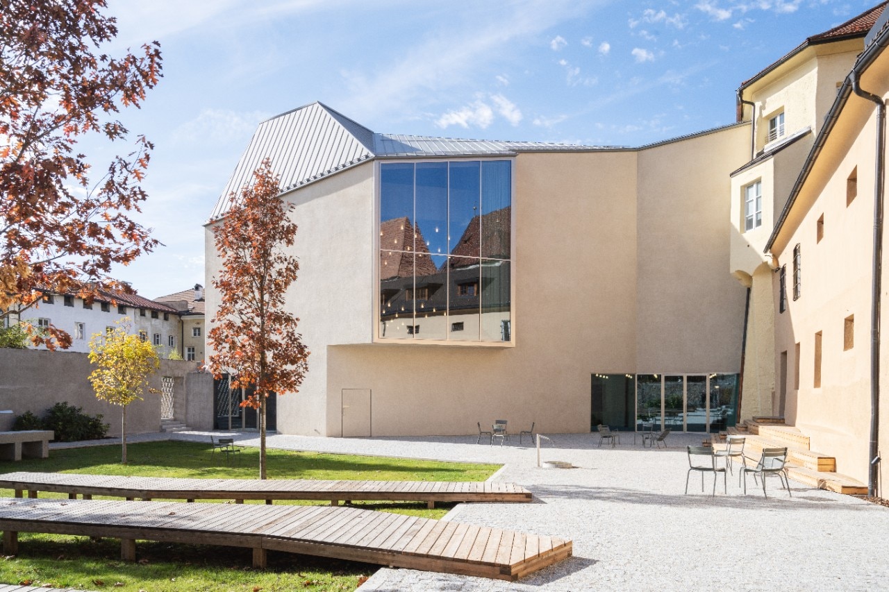 Urban regeneration and reconnection: the new library of Brixen - Domus