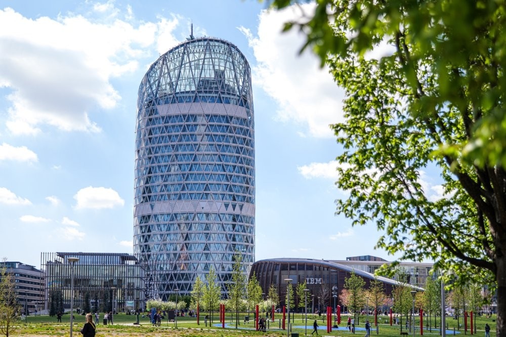 Exploring the nearly completed Unipol Tower site with Mario Cucinella ...
