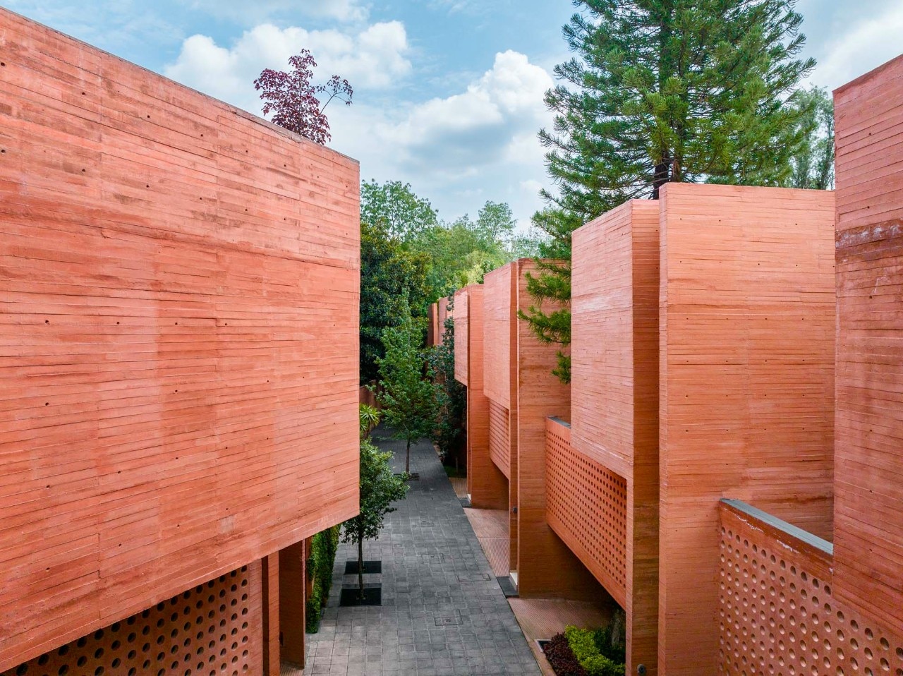 Real de los Reyes by Miguel de la Torre mta+v in Mexico City