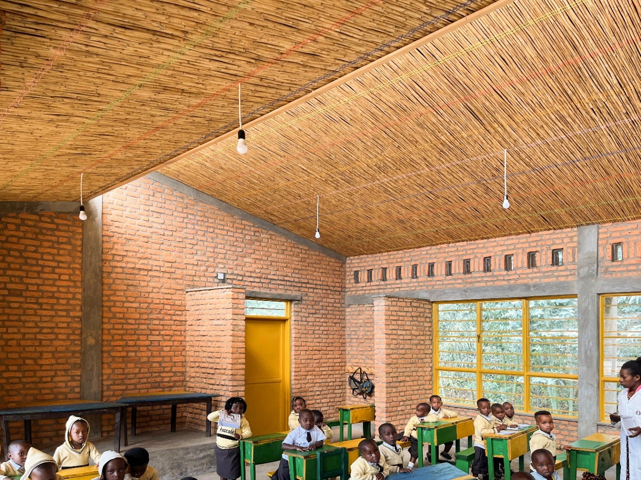 A school in Rwanda built by the community - Domus