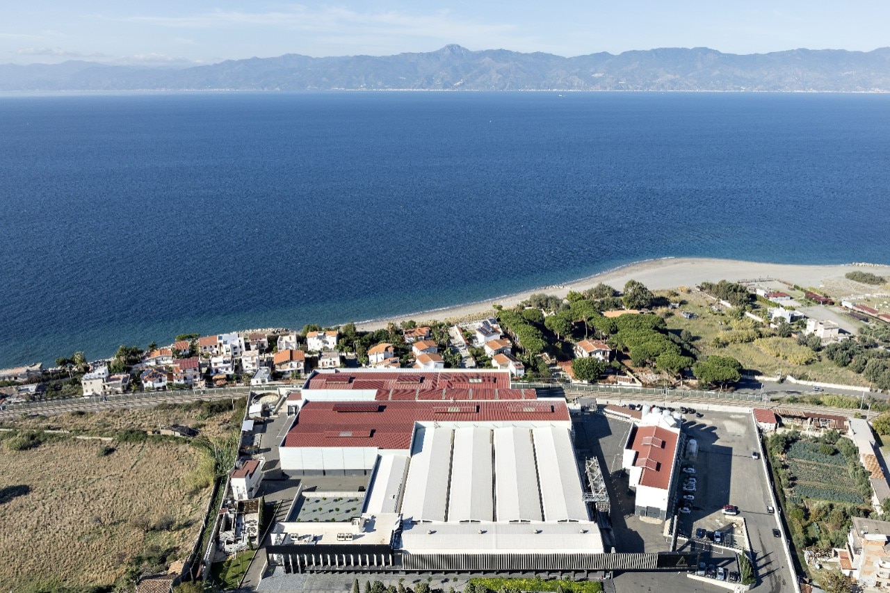 The regeneration of a former, in harmony with the landscape of Calabria ...