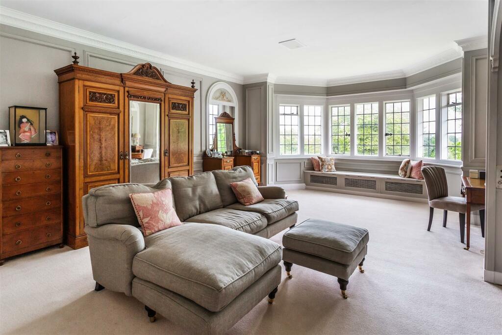 The ‘haunted’ mansion that nobody buys because of Adele - Domus