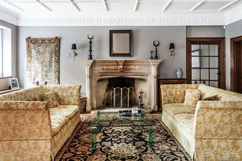 The ‘haunted’ mansion that nobody buys because of Adele - Domus