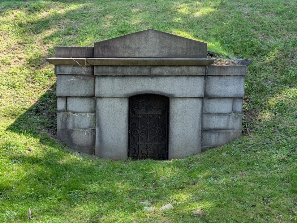 Green-Wood Cemetery: the Brooklyn cemetery where tombs tell the story ...