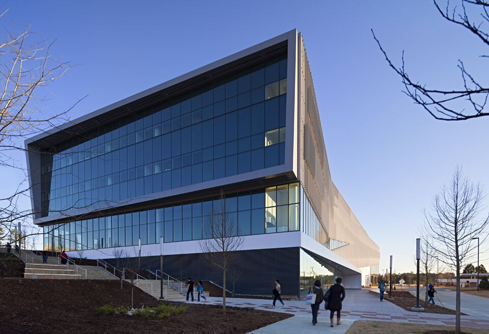 Snøhetta: James B. Hunt Jr. Library - Domus
