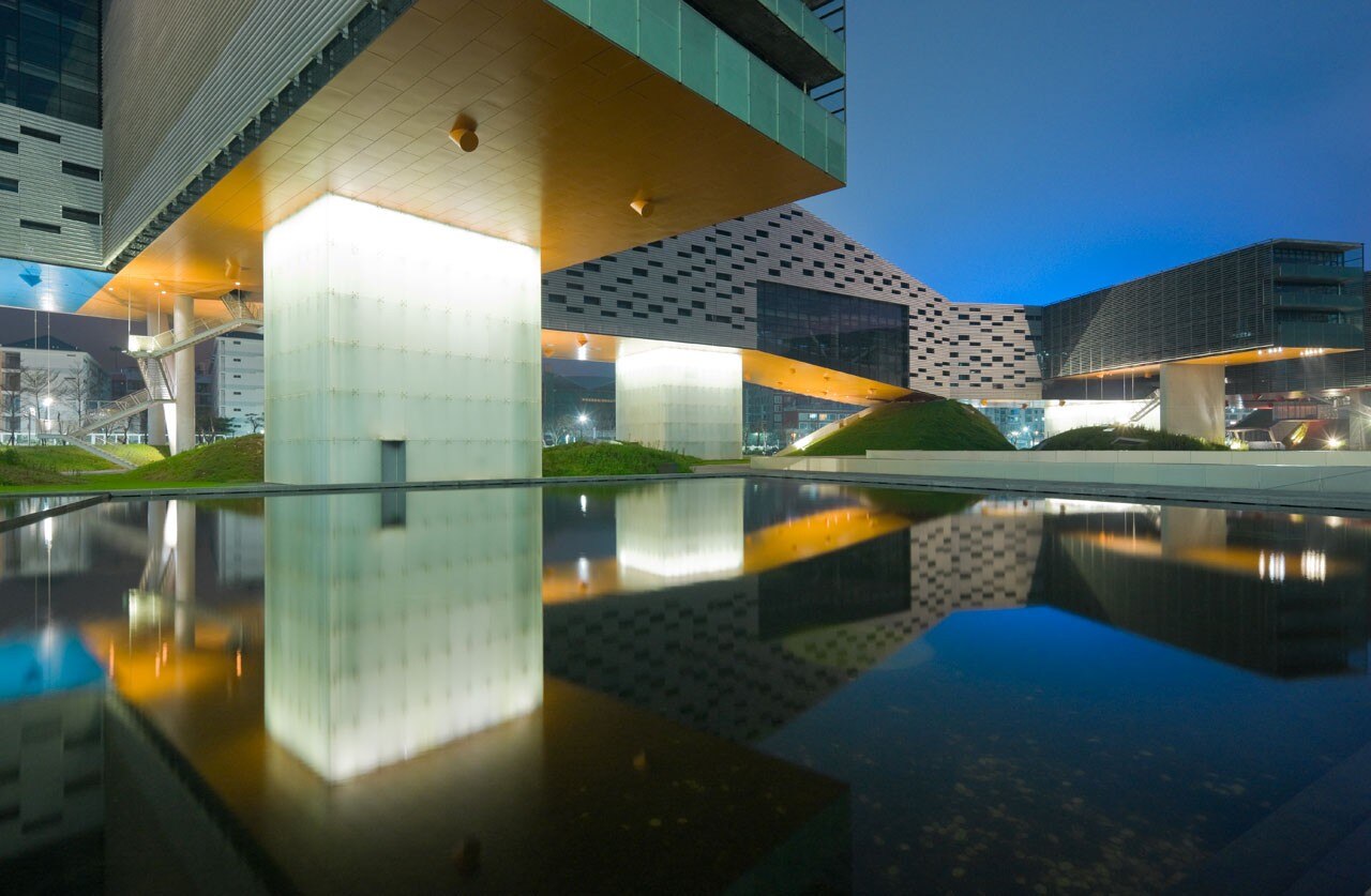 City in a City - Domus