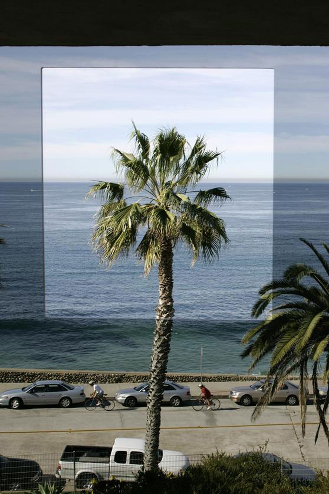 Robert Irwin’s art, on view in Long Beach, shifts seeing into feeling ...