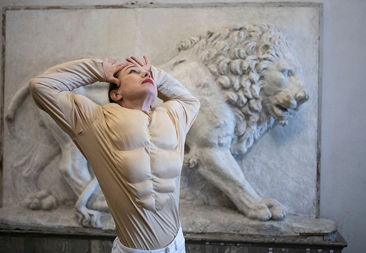 A conversation with statues - Domus