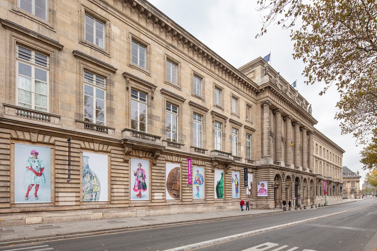 Grayson Perry. Dialectical contradictions between truth and ...