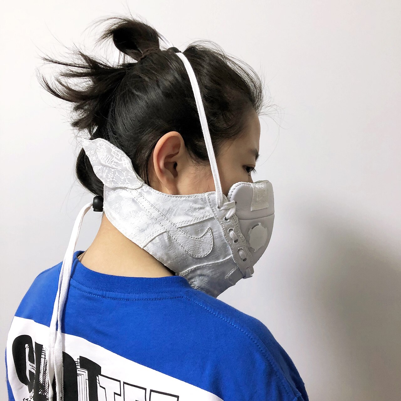 Coronavirus face mask, how to do it at home explained by artist Zhijun Wang