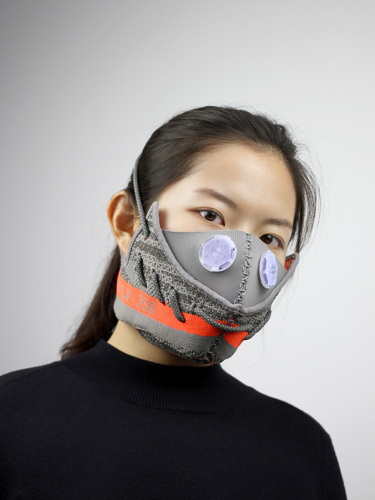Coronavirus face mask, how to do it at home explained by artist Zhijun Wang