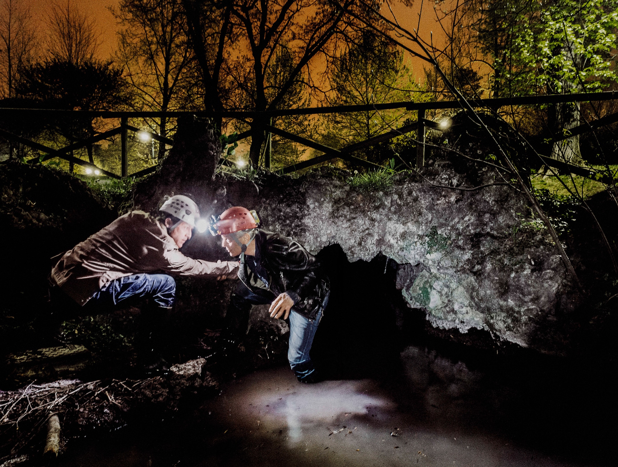 Discover underground Milan through the shots of war reporter Gabriele ...