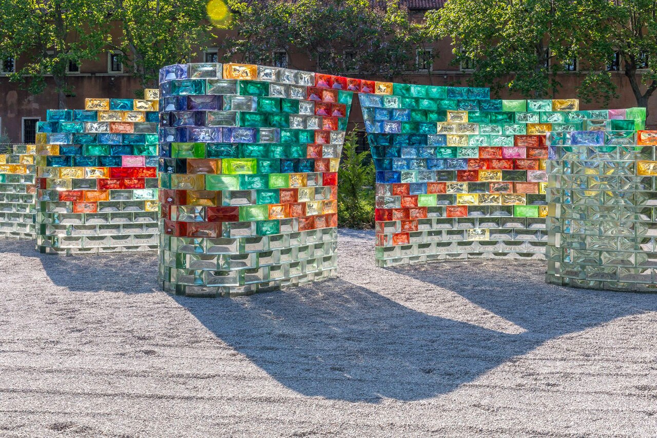 Pae White: Qwalala - Domus