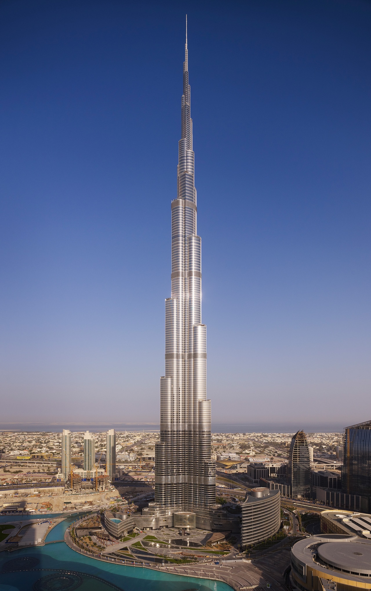 Burj Khalifa, the word's tallest tower in Dubai designed by SOM - Domus