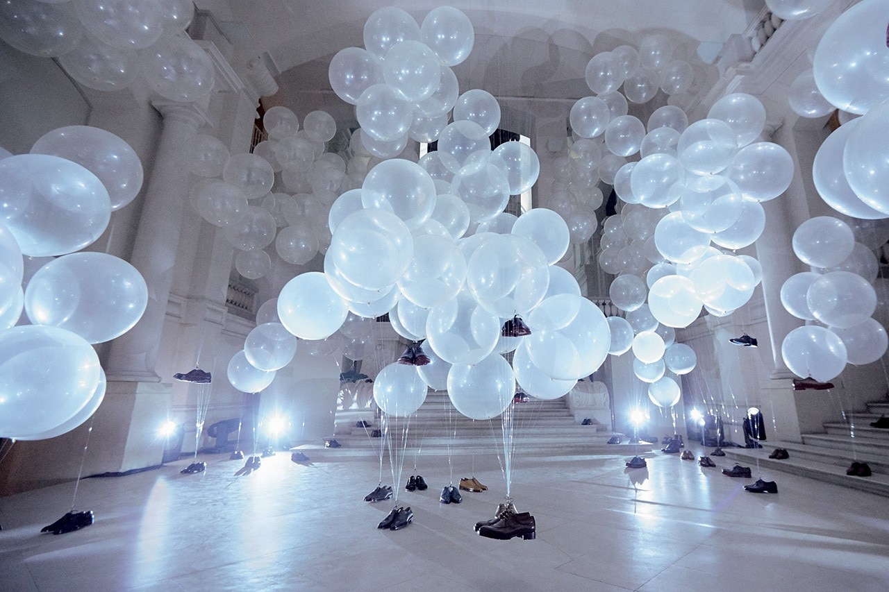 From the défilé to the fashion show: a book on the scenography of ...