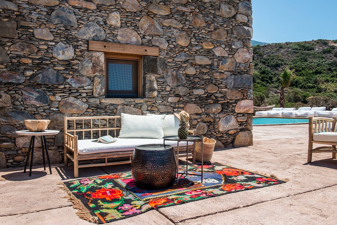 Crete. A house by the sea blending with the surroundings - Domus