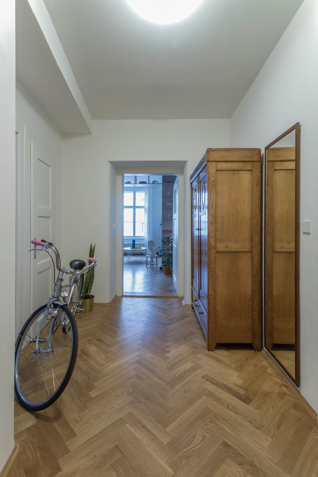 Prague. A 1930s apartment adapted to a young couple - Domus
