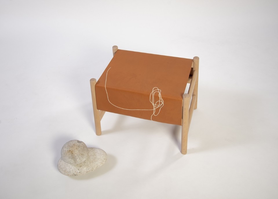 Arts and crafts of Mexico in two leather and maguey stools by Peca - Domus