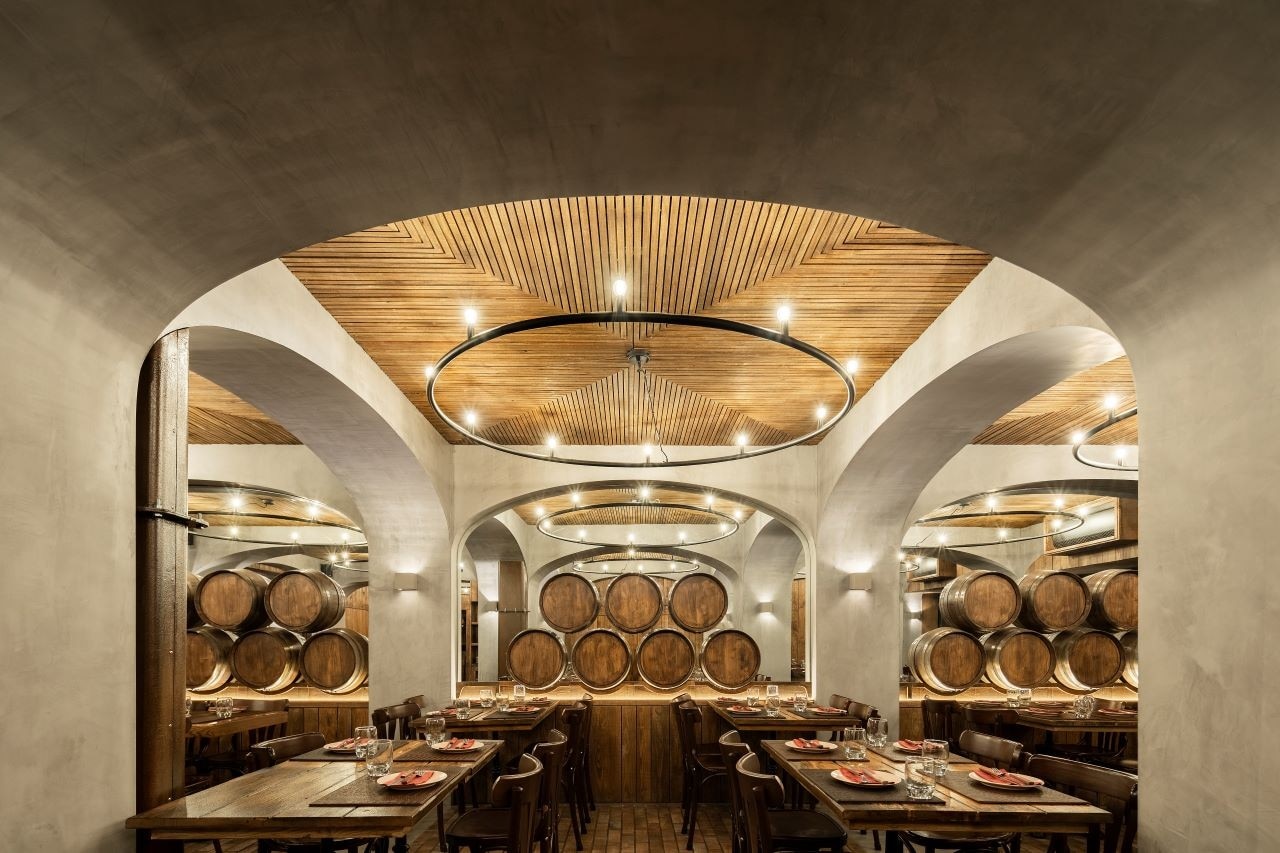 A Portuguese restaurant inspired by wineries - Domus