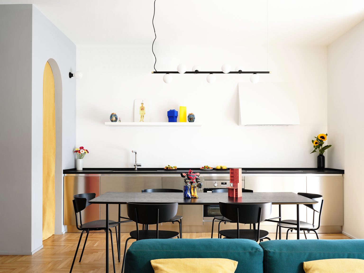 In and around a sculpture: 12 reinvented interiors