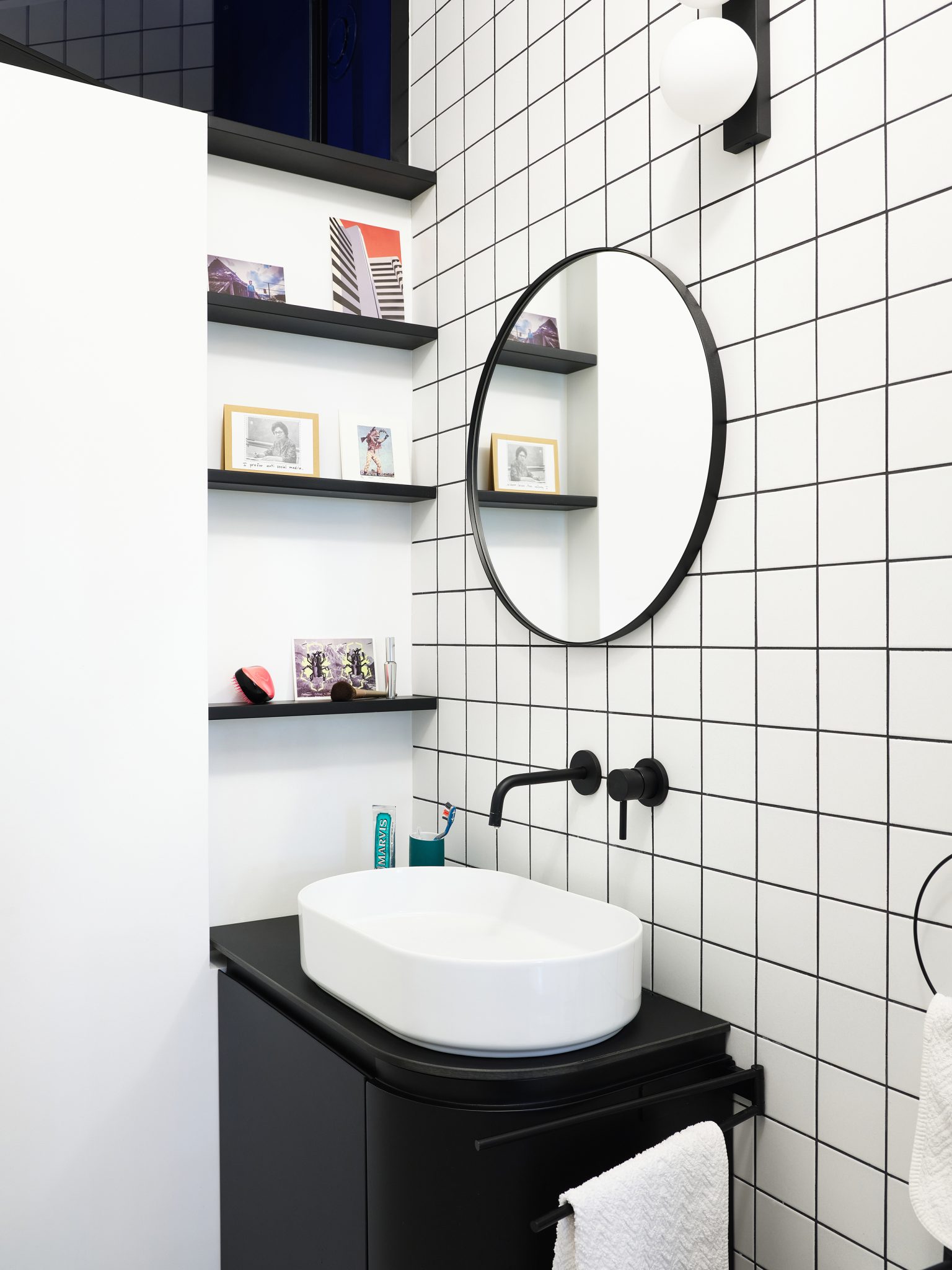 In and around a sculpture: 12 reinvented interiors