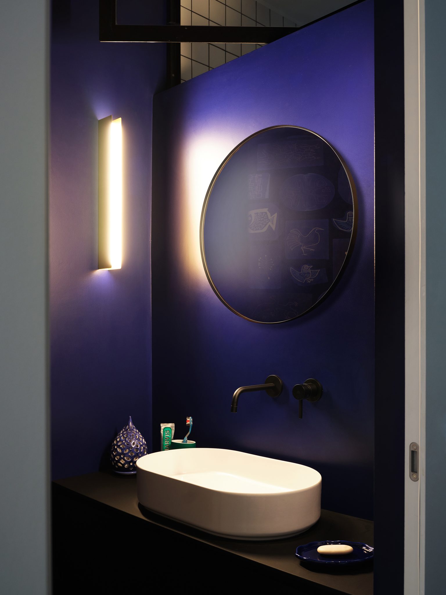 In and around a sculpture: 12 reinvented interiors