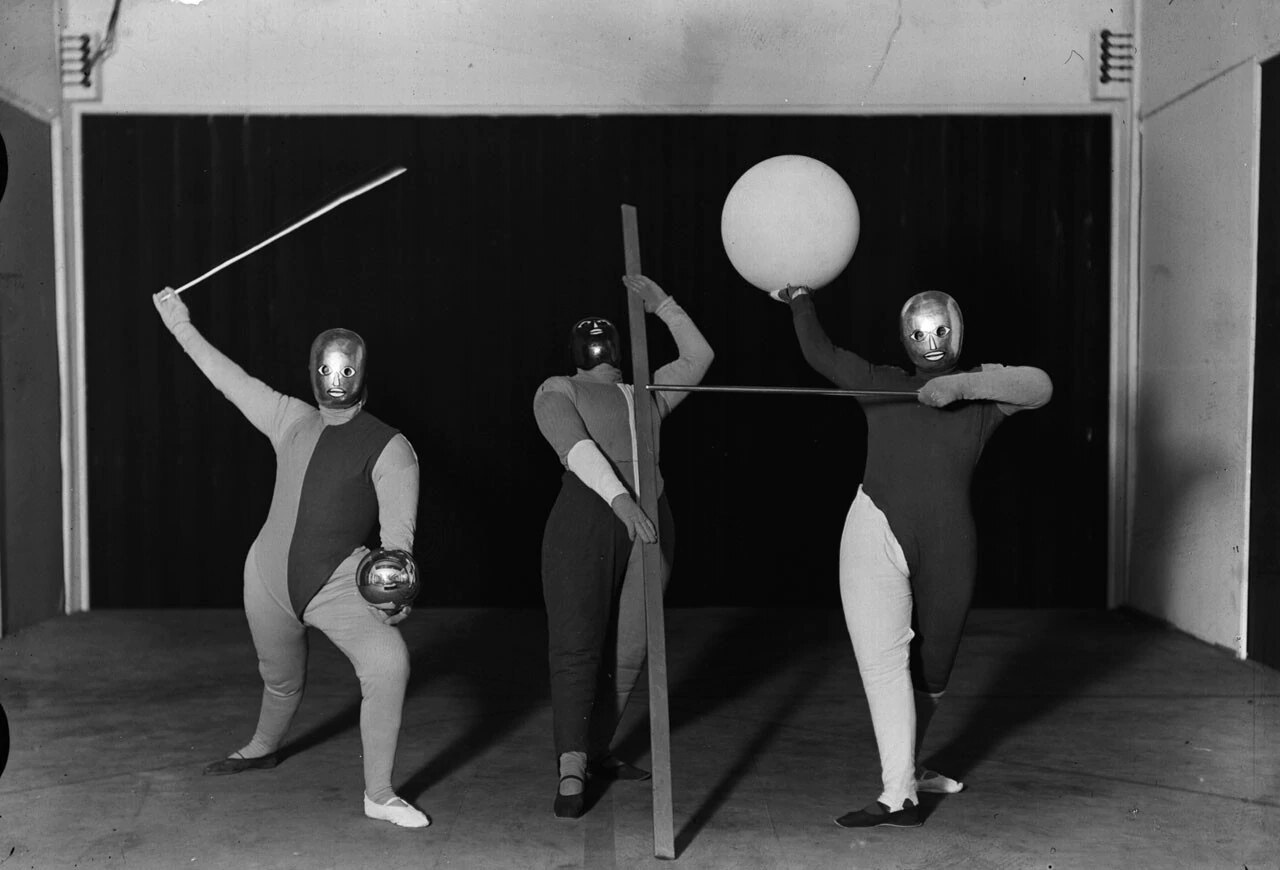 Bauhaus movement. Characteristics, works of art & main figures - Domus