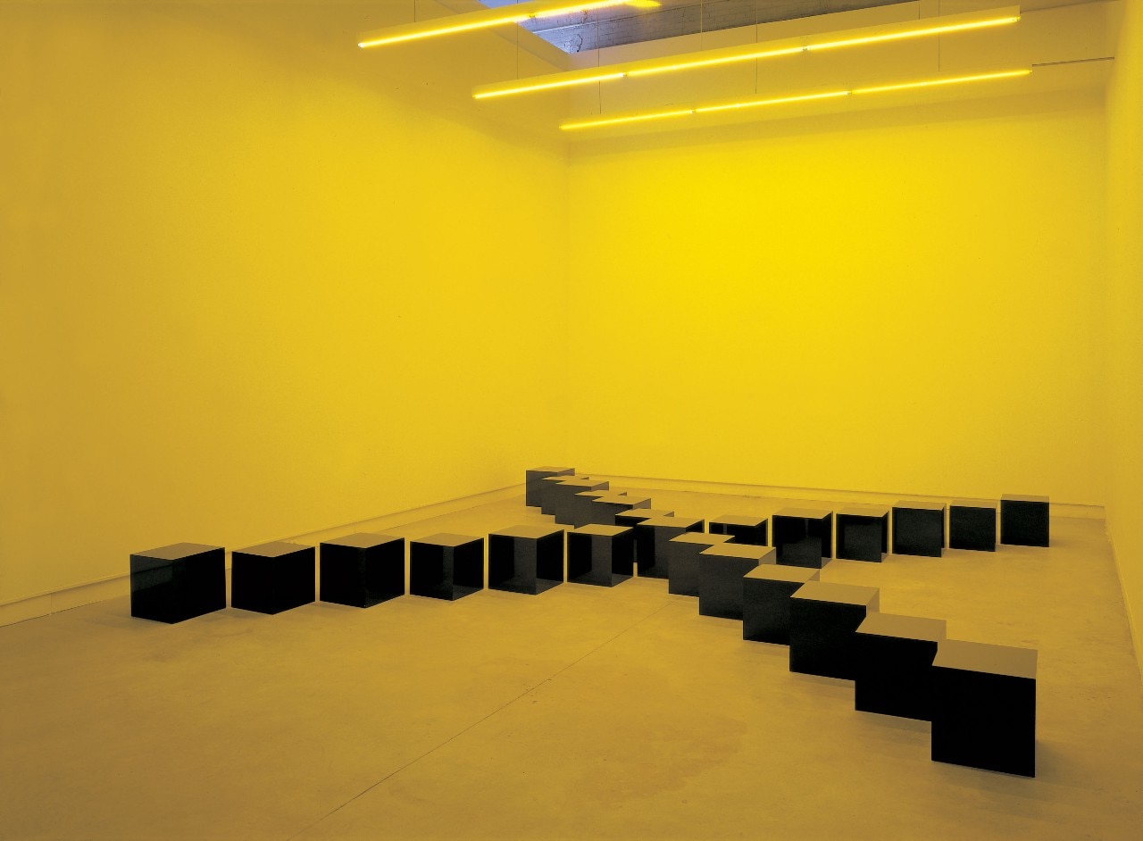 An exhibition in Milan for Bruce Nauman, the great artist who plays ...