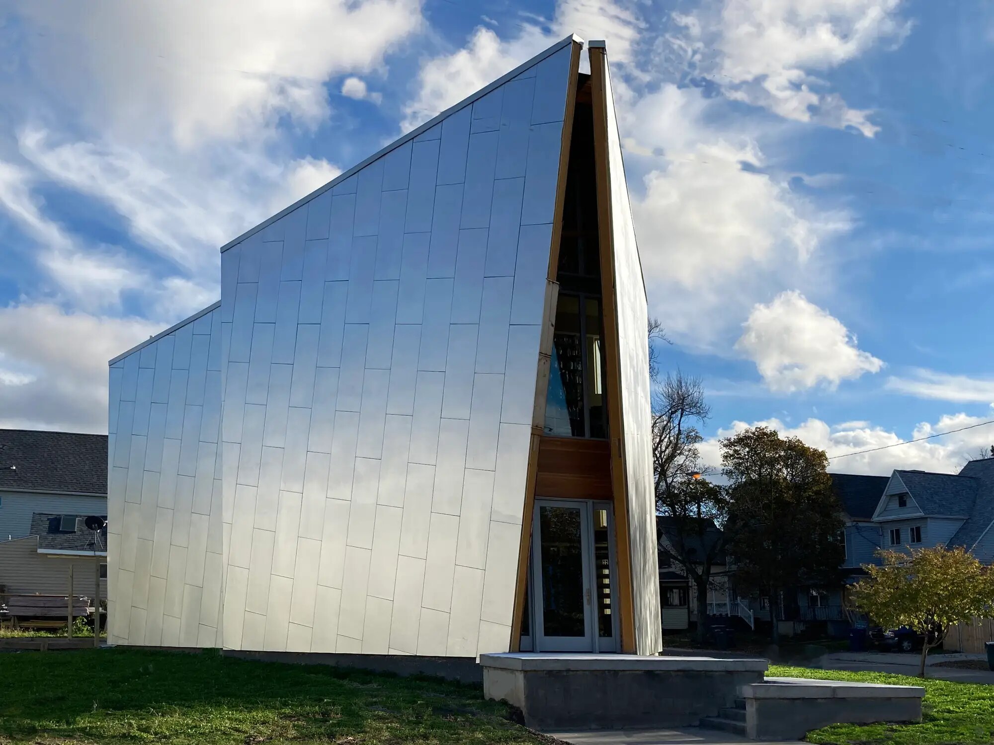 Triangular dream home by Ben Perrone hits the market for $760,000 - Domus